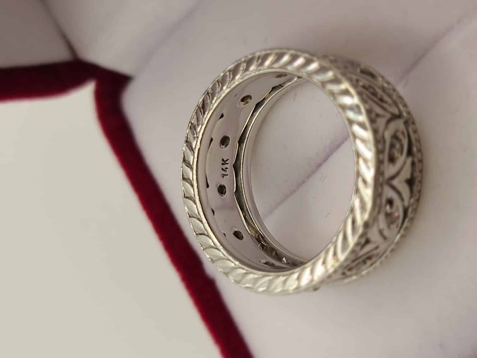 Jonc éternité en Or blanc 14k avec 12 diamants - Bijoux Usagés