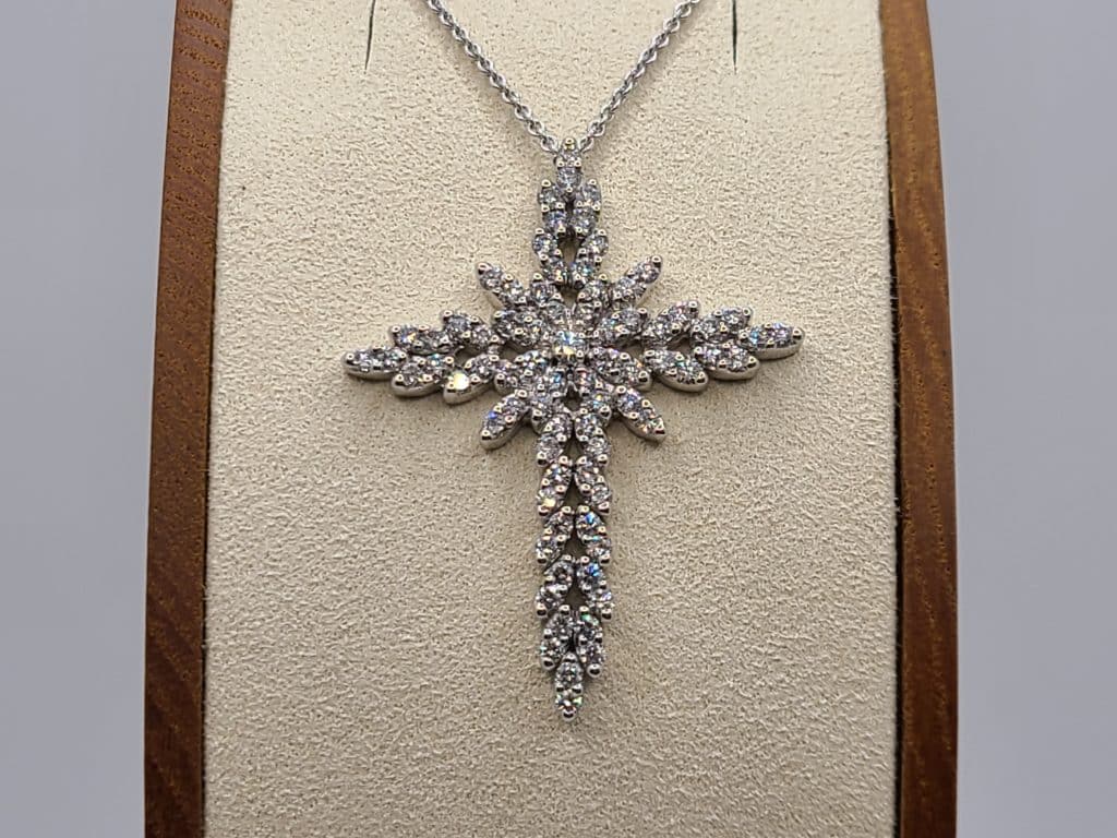 Chaine et pendentif Croix en Or blanc 18k avec diamants - Bijoux Usagés